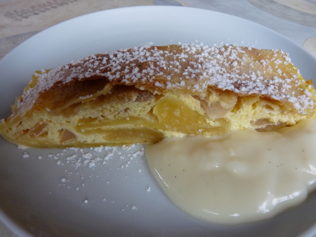 Quarkstrudel mit Äpfeln von Katja Schraut - Ilse Blogt